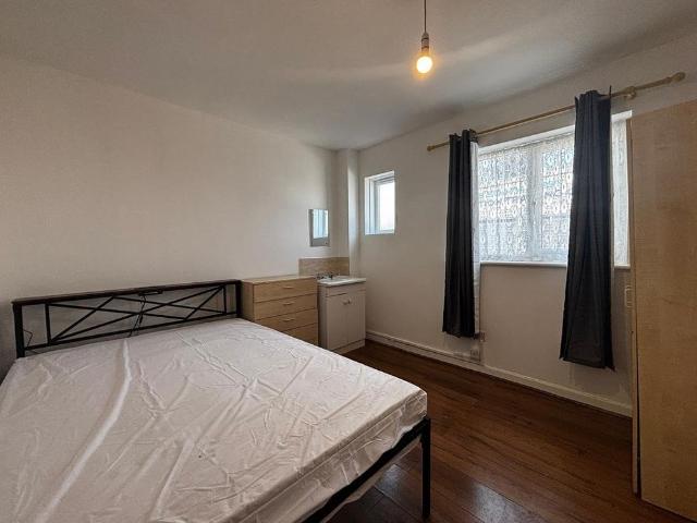1 bedroom house to rent