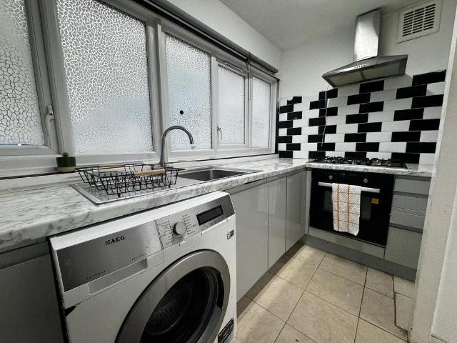 1 bedroom house to rent
