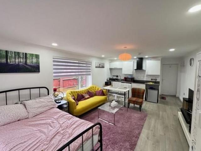 1 bedroom house to rent