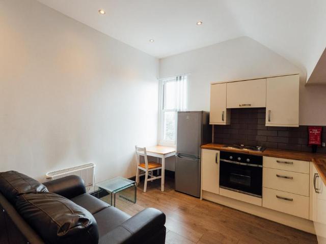 1 bedroom house to rent