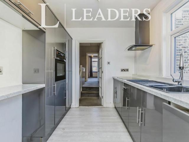 1 bedroom house to rent