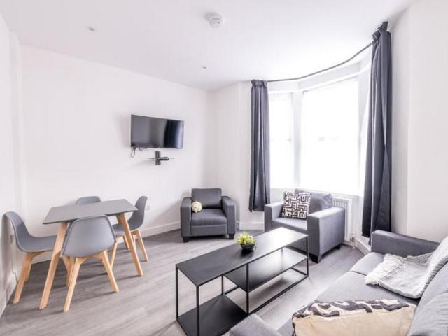 1 bedroom house to rent