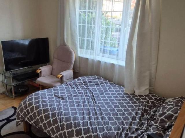 1 bedroom house to rent