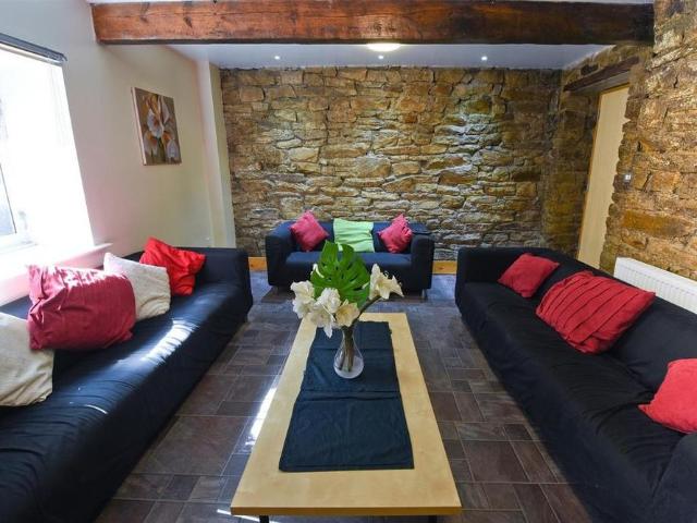 1 bedroom house to rent