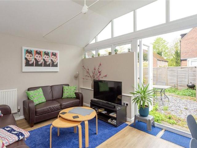 1 bedroom house to rent