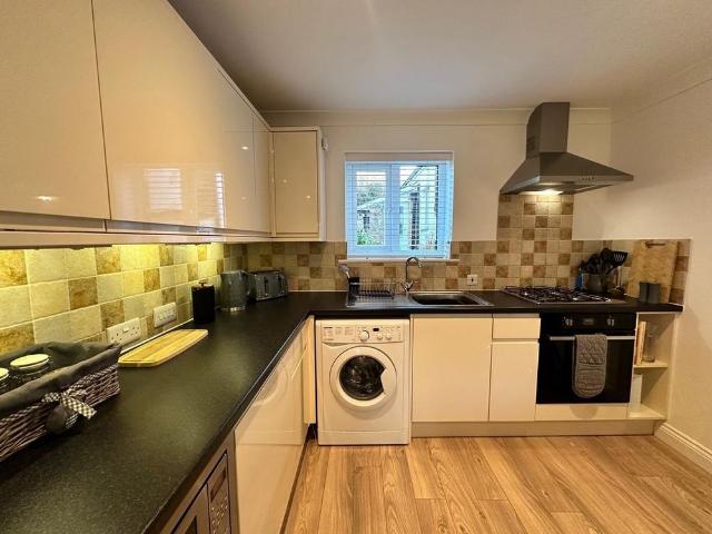 1 bedroom house to rent