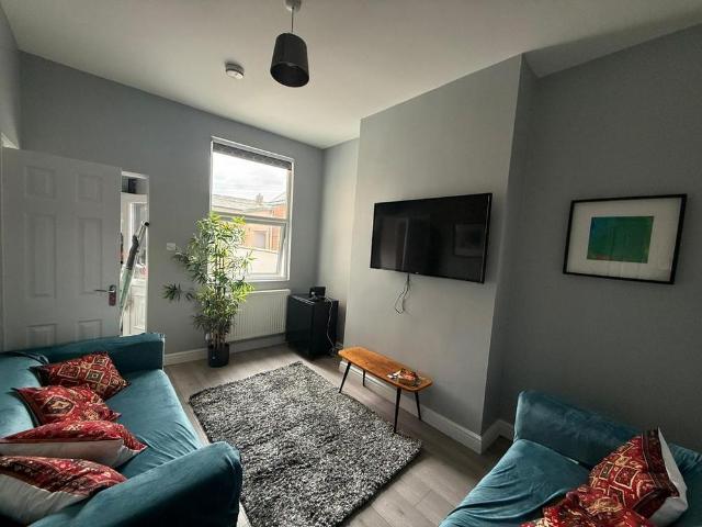 1 bedroom house to rent