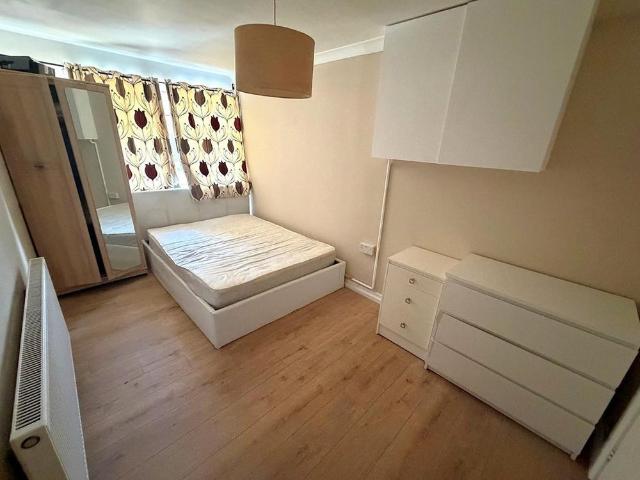 1 bedroom house to rent