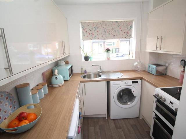 1 bedroom house to rent