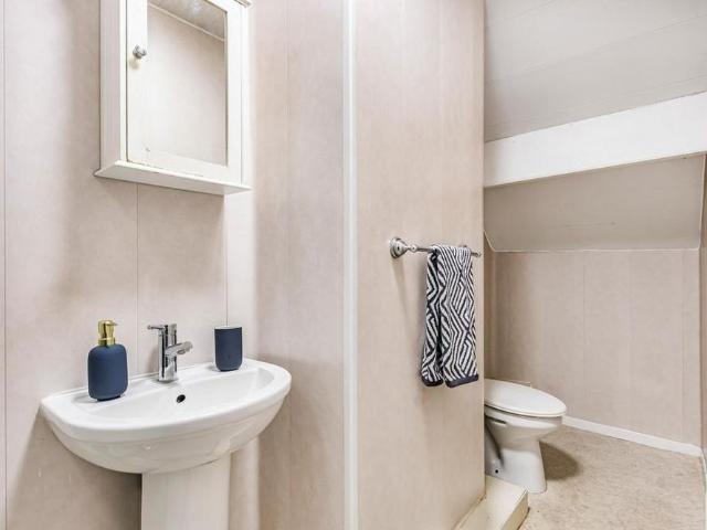 1 bedroom house to rent