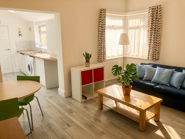 1 bedroom house to rent