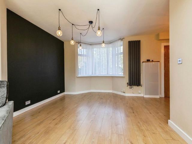 1 bedroom house to rent