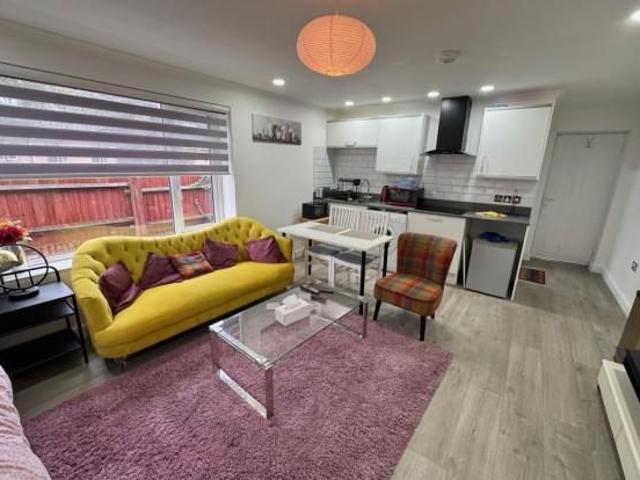 1 bedroom house to rent