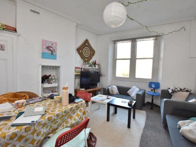 1 bedroom house to rent