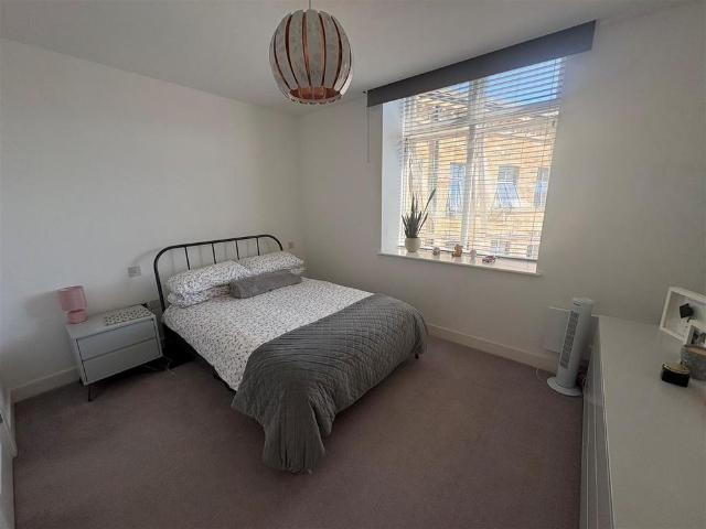 1 bedroom house to rent