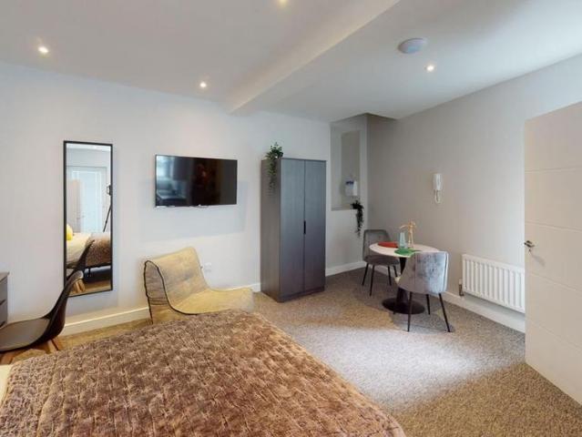 1 bedroom house to rent