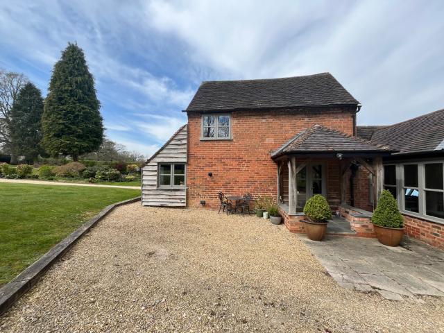 1 bedroom house to rent