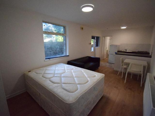 1 bedroom house to rent