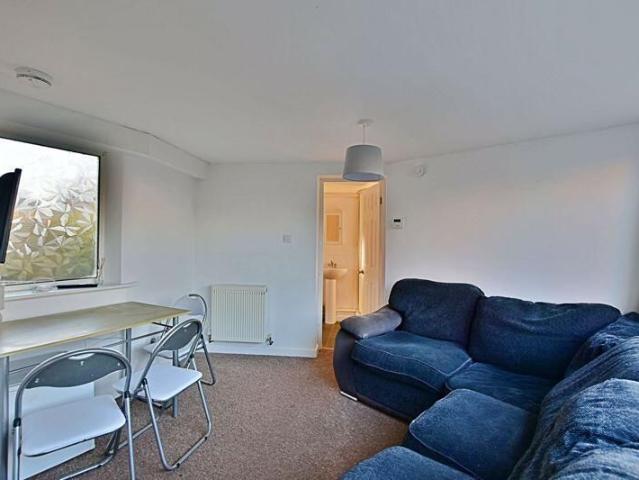 1 bedroom house to rent