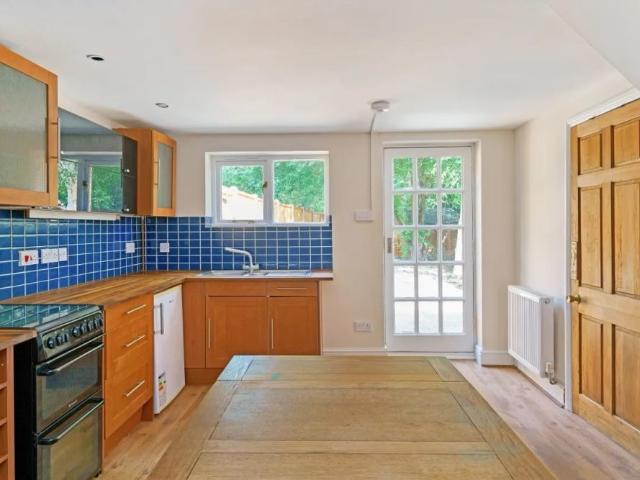 1 bedroom house to rent