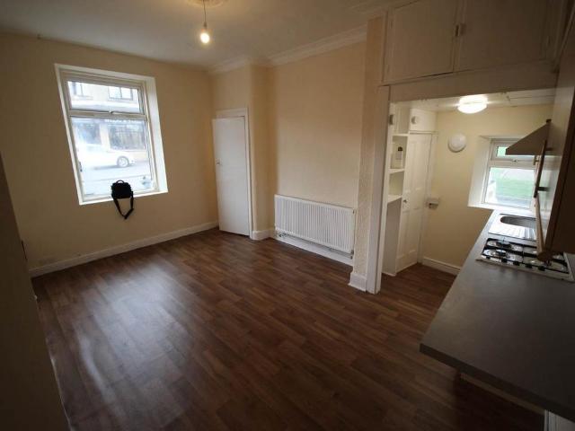 1 bedroom house to rent