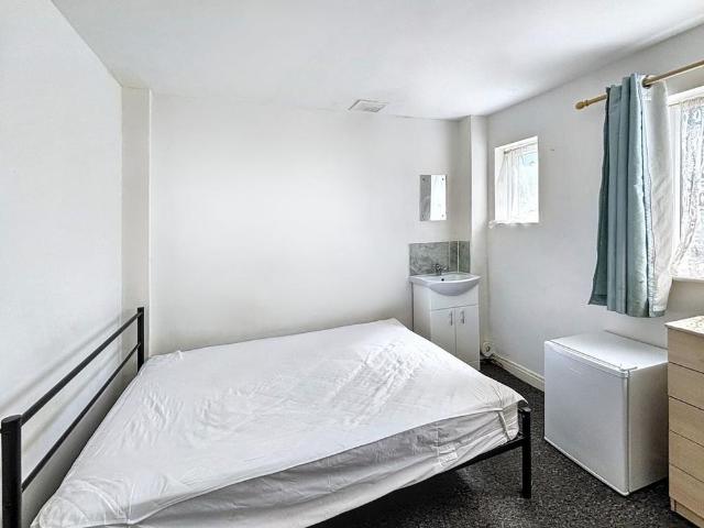 1 bedroom house to rent