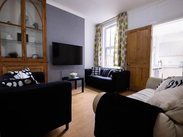 1 bedroom house to rent