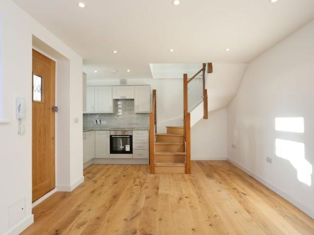 1 bedroom house to rent