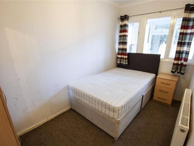 1 bedroom house to rent