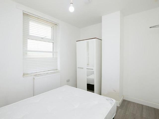 1 bedroom house to rent