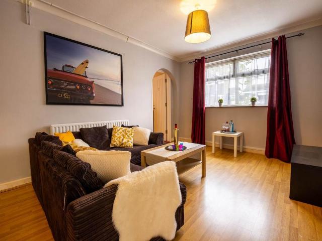 1 bedroom house to rent