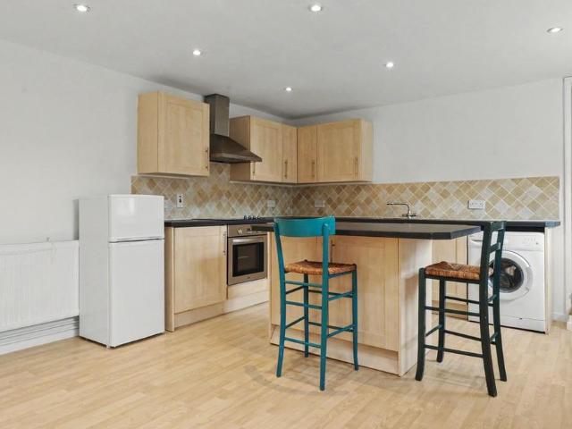 1 bedroom house to rent