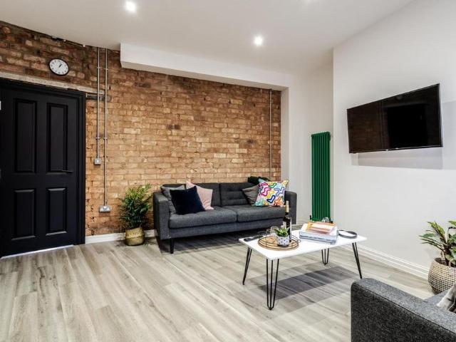 1 bedroom house to rent