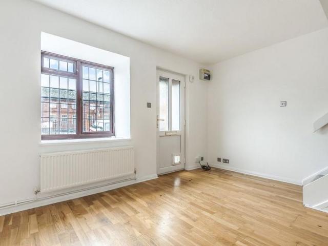 1 bedroom house to rent