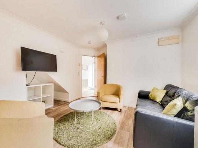 1 bedroom house to rent