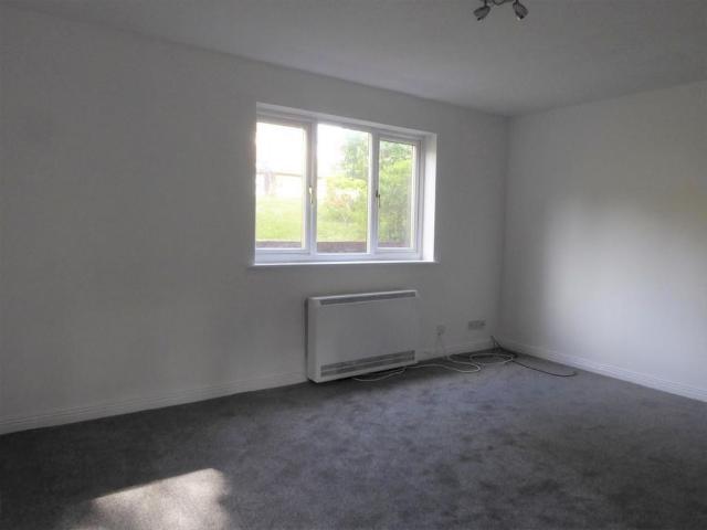 1 bedroom house to rent
