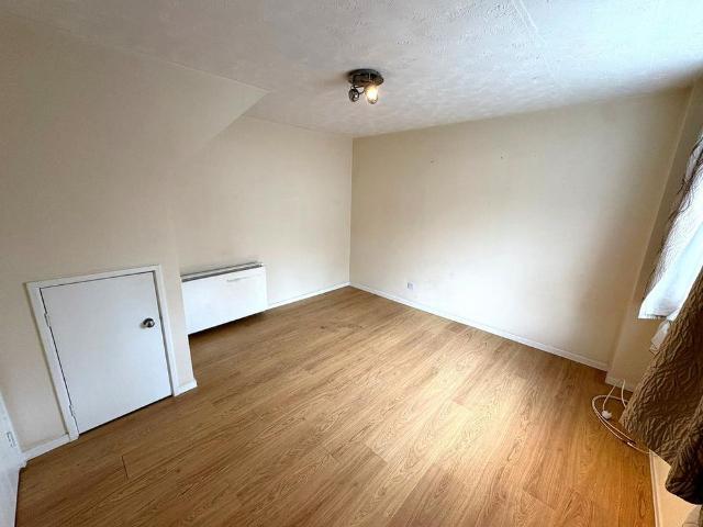1 bedroom house to rent