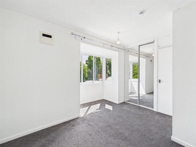 1 bedroom house to rent