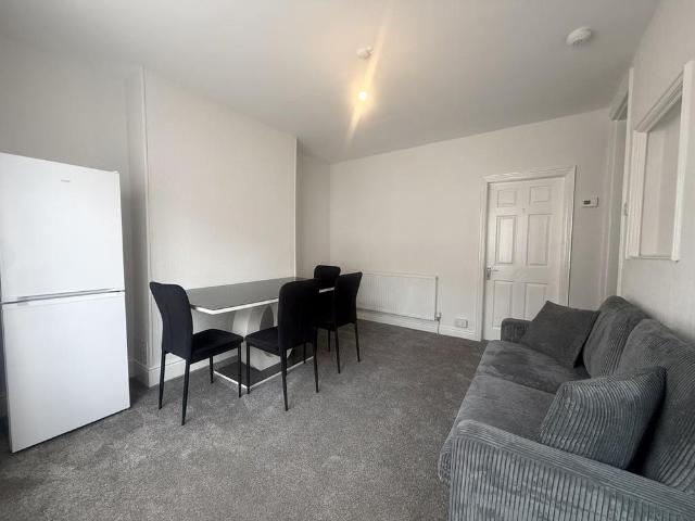 1 bedroom house to rent