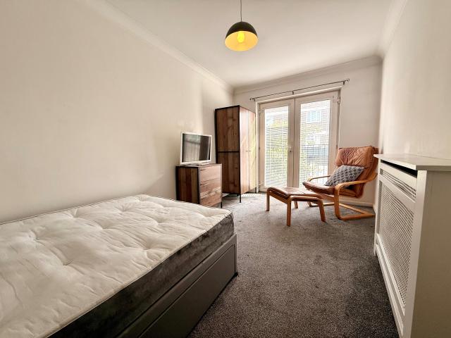 1 bedroom house to rent