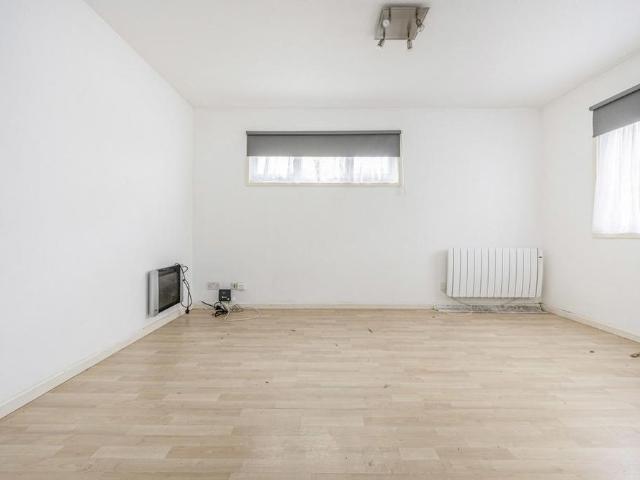 1 bedroom house to rent