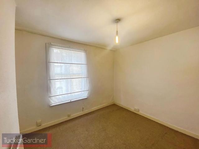 1 bedroom house to rent