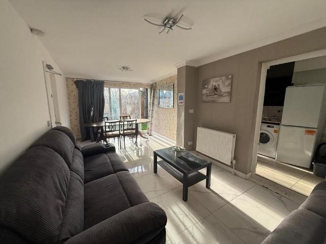 1 bedroom house to rent