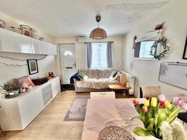 1 bedroom house to rent