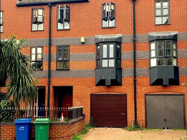 1 bedroom house to rent