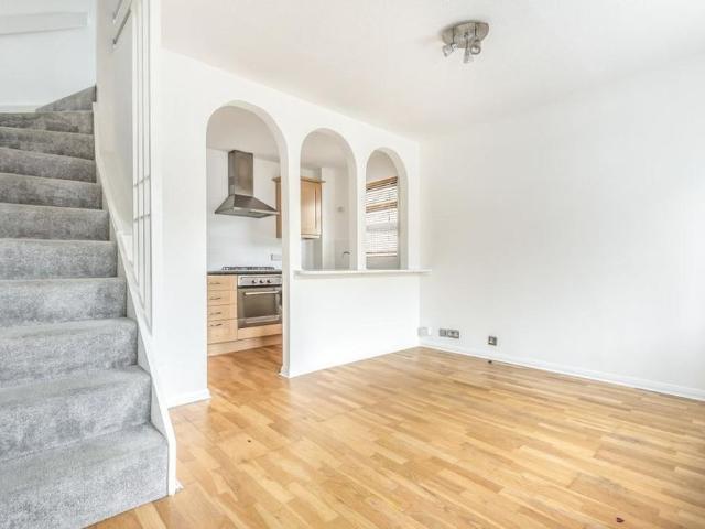 1 bedroom house to rent