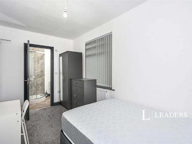 1 bedroom house to rent