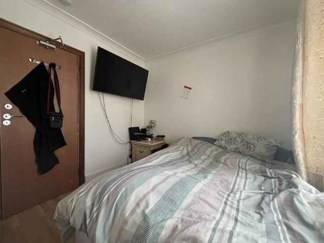 1 bedroom house to rent