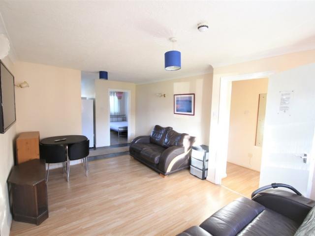 1 bedroom House To Rent