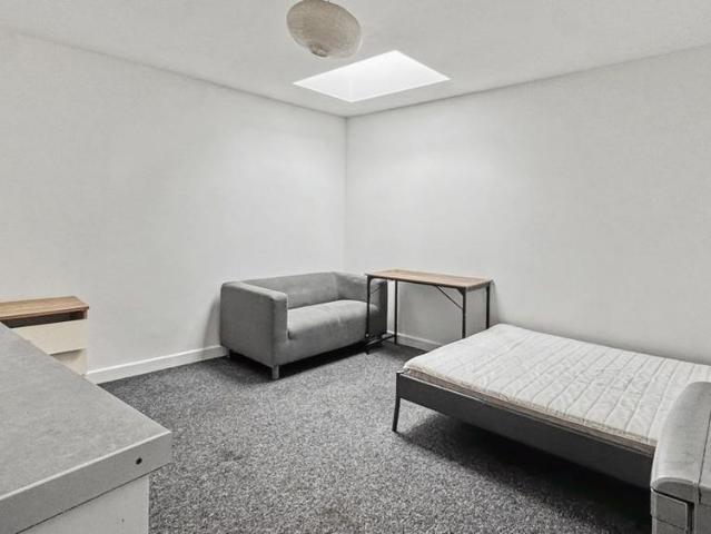 1 bedroom house to rent